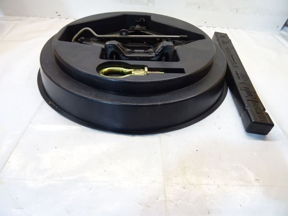 Sollevatore auto set guasti sollevatore auto, occhielli di traino, triangolo di avvertimento FORD MONDEO III